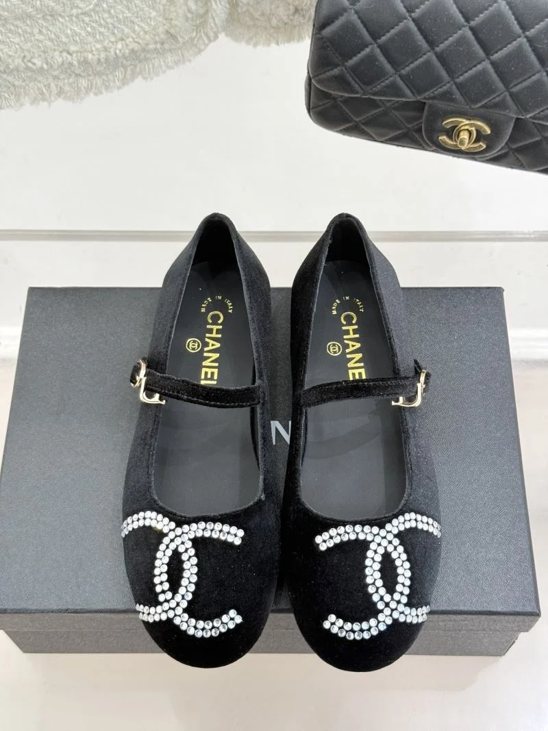 Brand-original Chanel Low Shoes