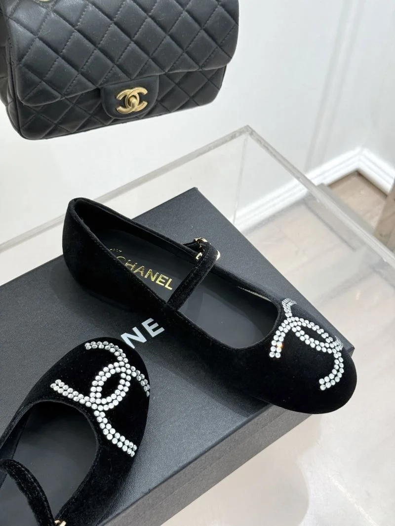 Brand-original Chanel Low Shoes