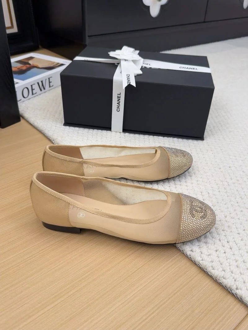 Accurate model Chanel Low Shoes