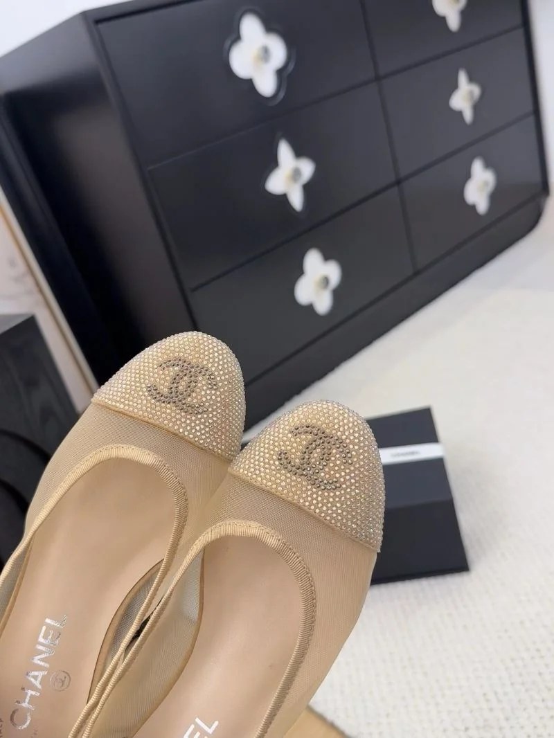 Accurate model Chanel Low Shoes