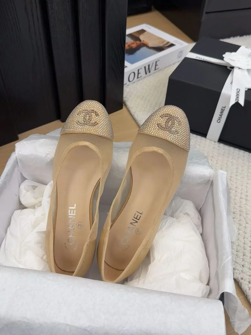 Accurate model Chanel Low Shoes
