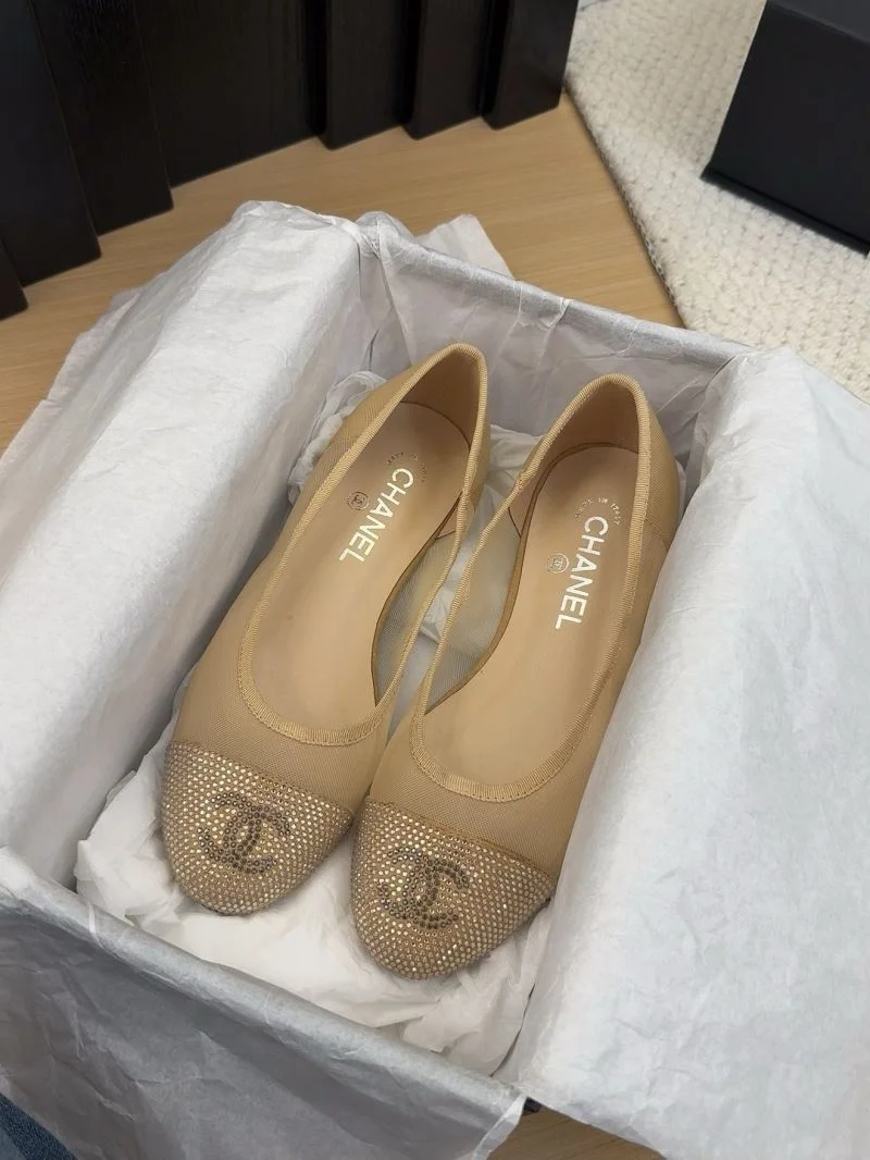 Accurate model Chanel Low Shoes
