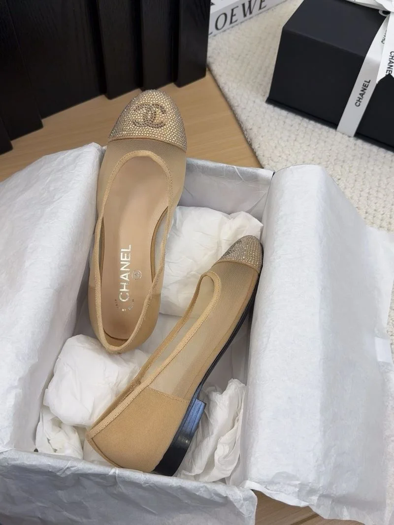 Accurate model Chanel Low Shoes