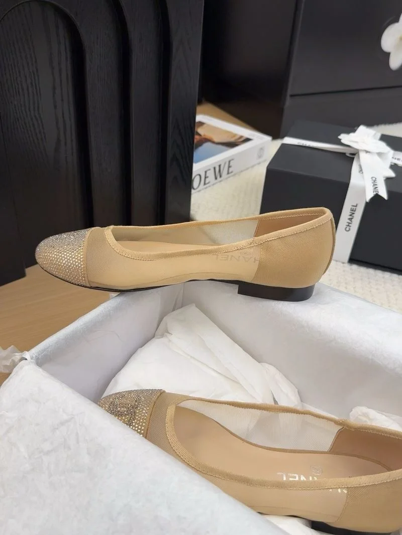 Accurate model Chanel Low Shoes