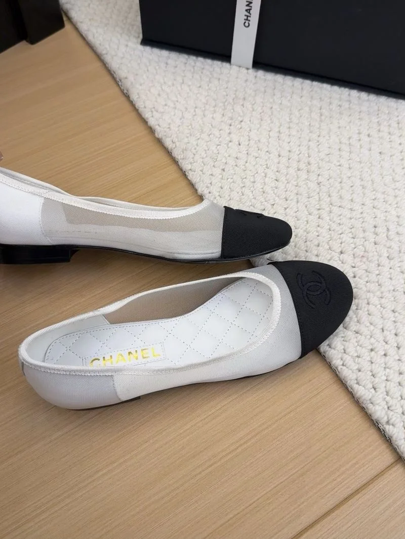 Accurate model Chanel Low Shoes