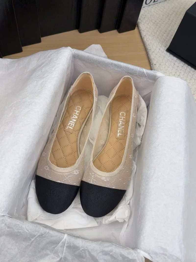 Official Chanel Low Shoes