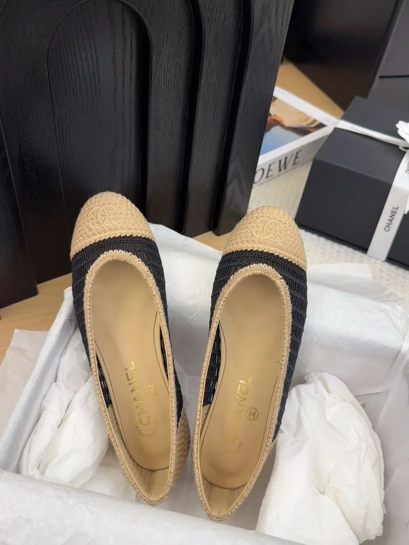 Accurate model Chanel Low Shoes