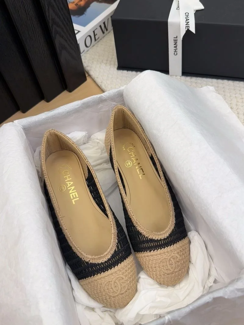 Accurate model Chanel Low Shoes