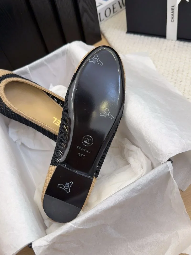 Accurate model Chanel Low Shoes
