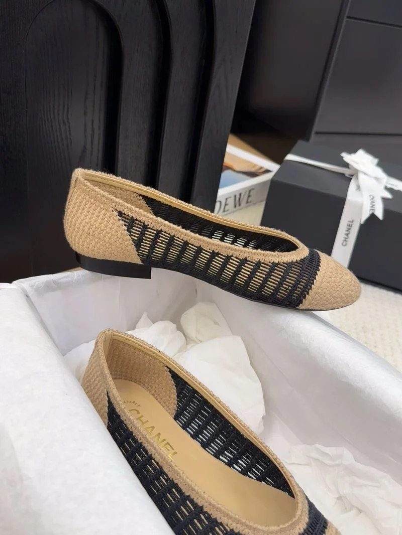 Accurate model Chanel Low Shoes