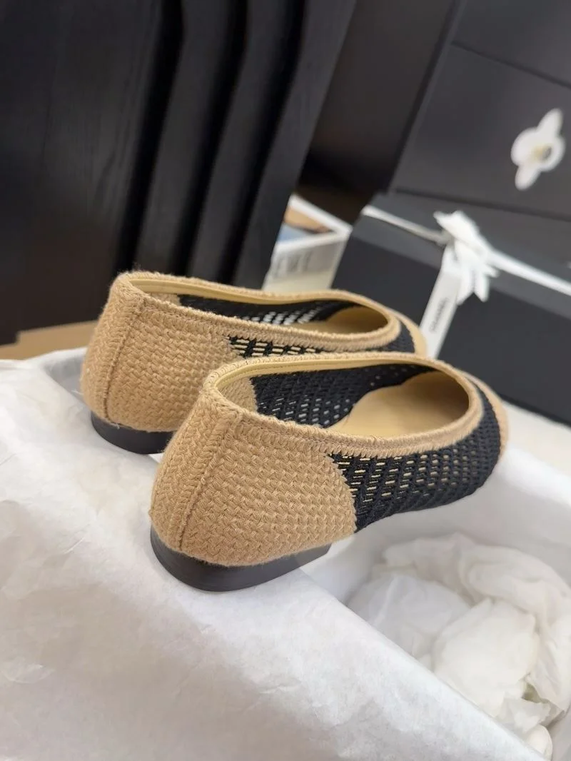 Accurate model Chanel Low Shoes