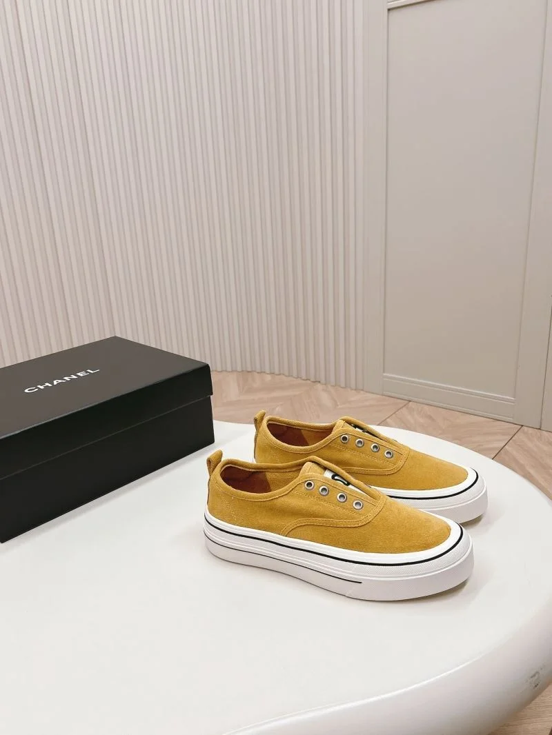 Top mirror Chanel Low Shoes