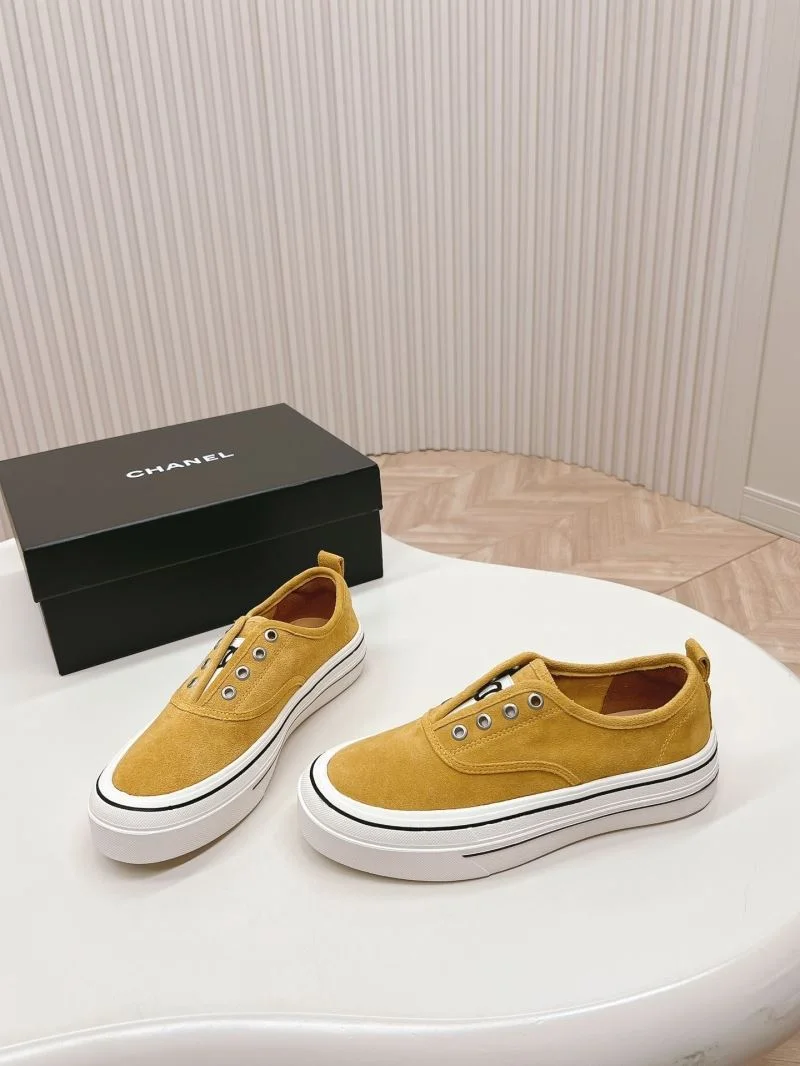 Top mirror Chanel Low Shoes