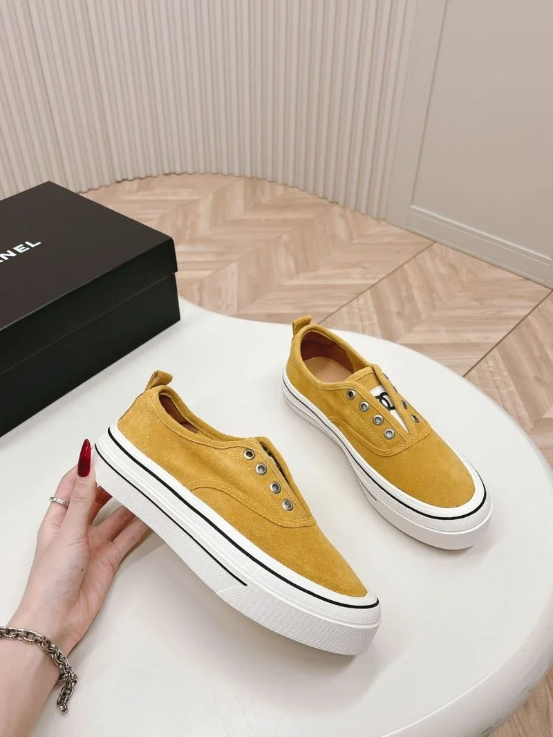Top mirror Chanel Low Shoes