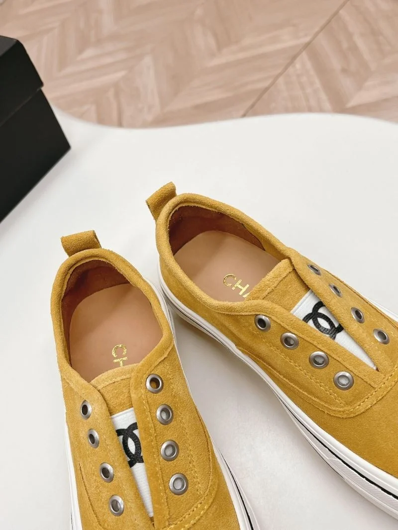 Top mirror Chanel Low Shoes