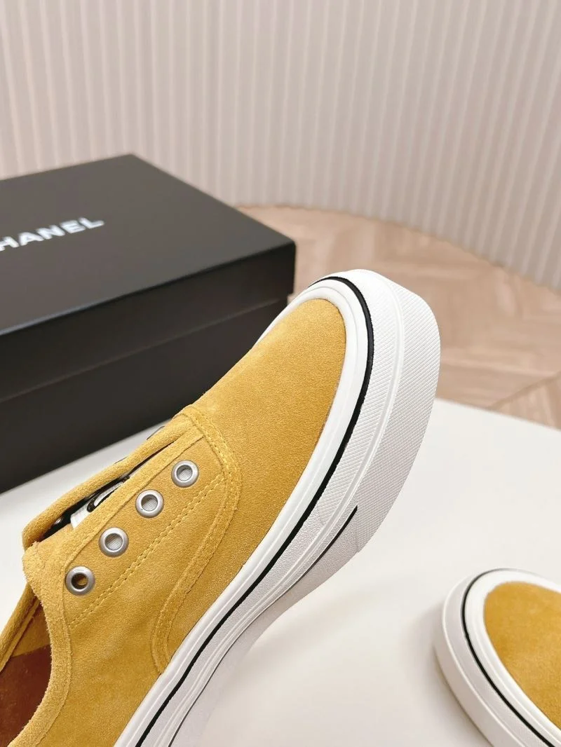 Top mirror Chanel Low Shoes