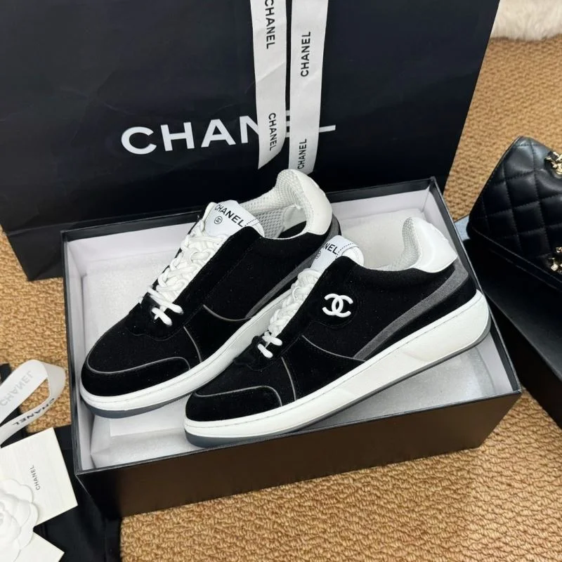 Bargain Chanel Low Shoes