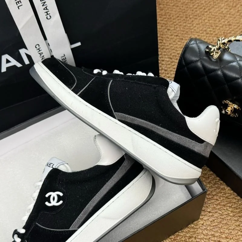 Bargain Chanel Low Shoes