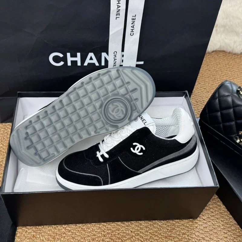 Bargain Chanel Low Shoes