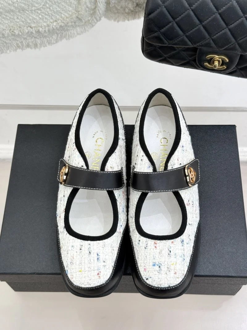 Official Chanel Low Shoes