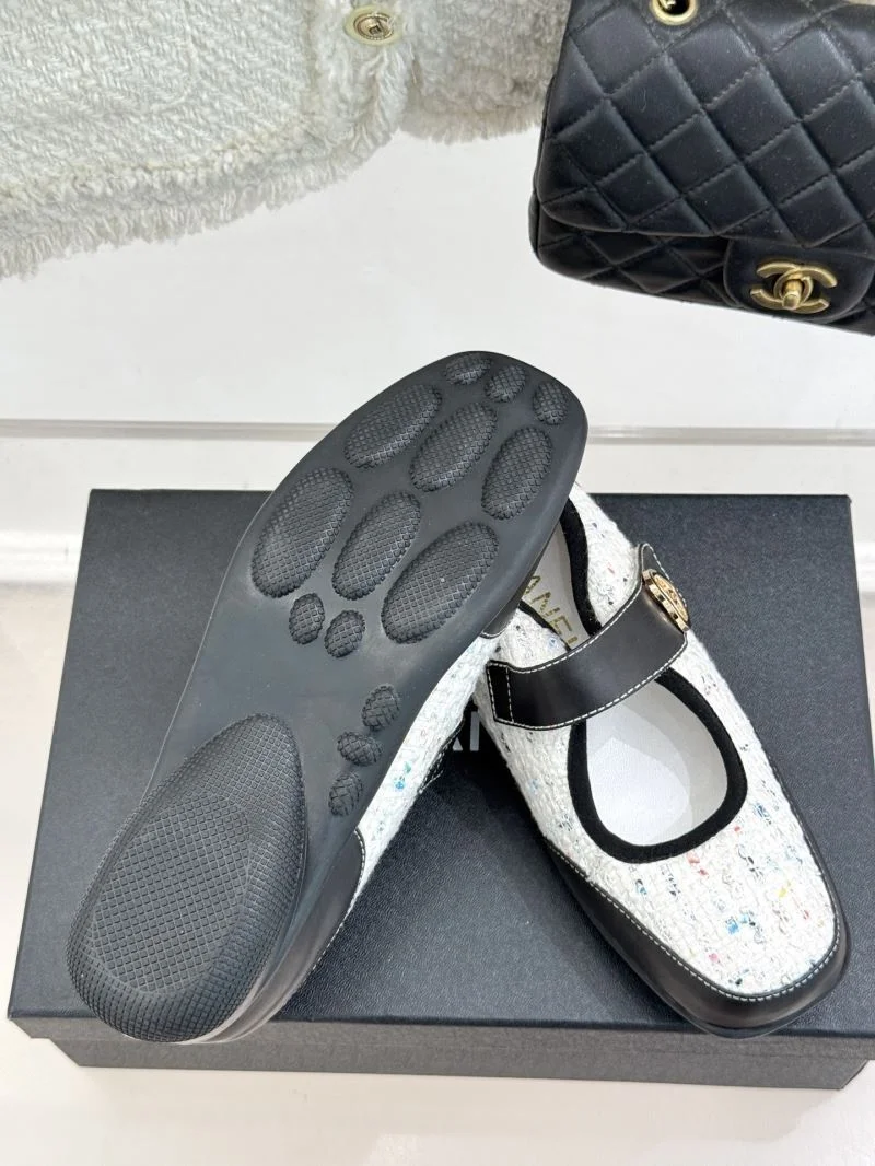 Official Chanel Low Shoes