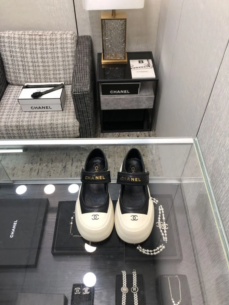 Top match Chanel Low Shoes