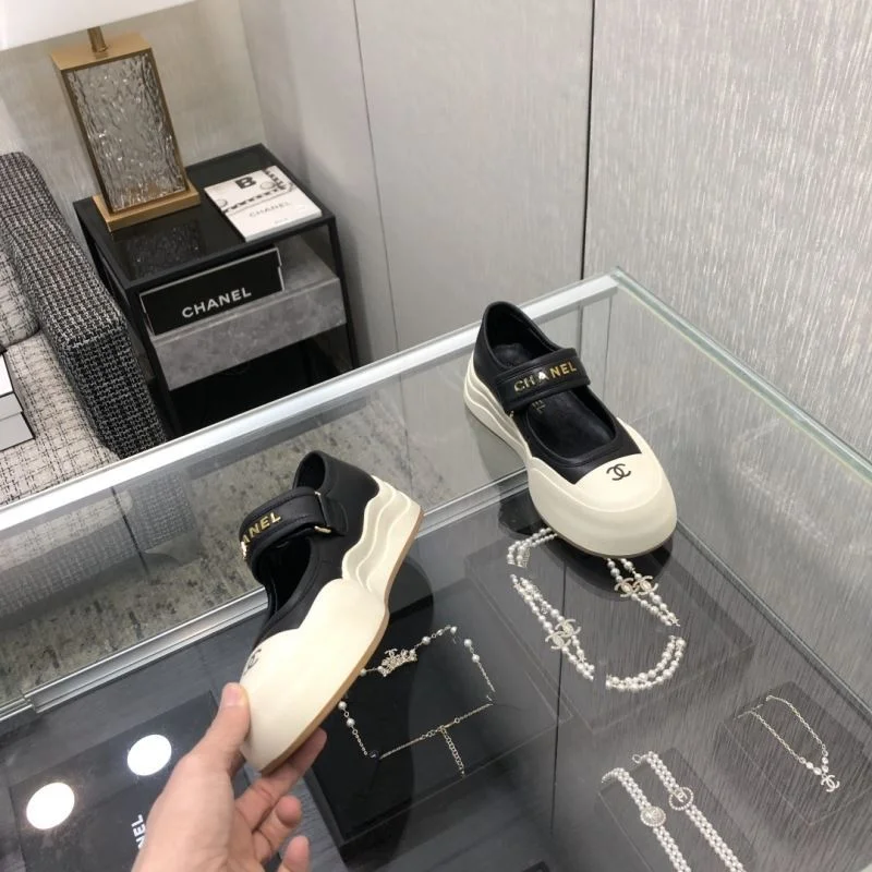 Top match Chanel Low Shoes