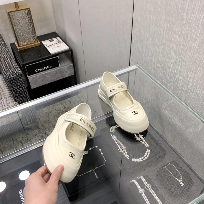 Exact replica Chanel Low Shoes