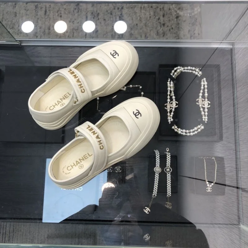 Exact replica Chanel Low Shoes
