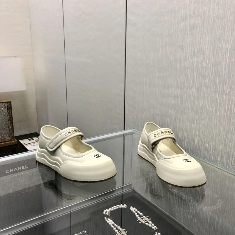 Exact replica Chanel Low Shoes