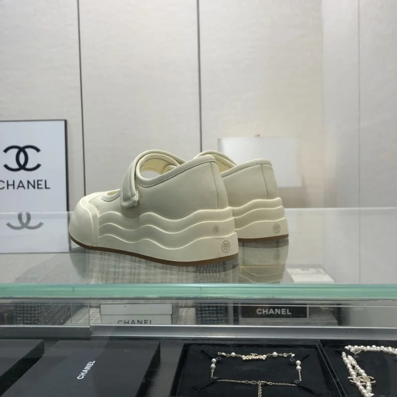 Exact replica Chanel Low Shoes