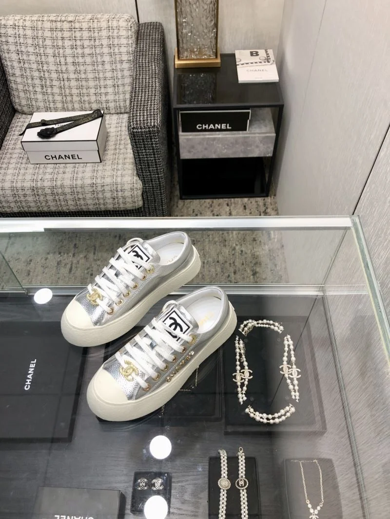 Precise copy Chanel Low Shoes