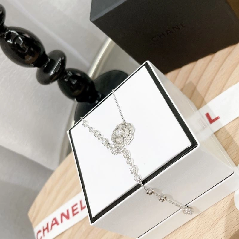 Accurate model Chanel Necklaces