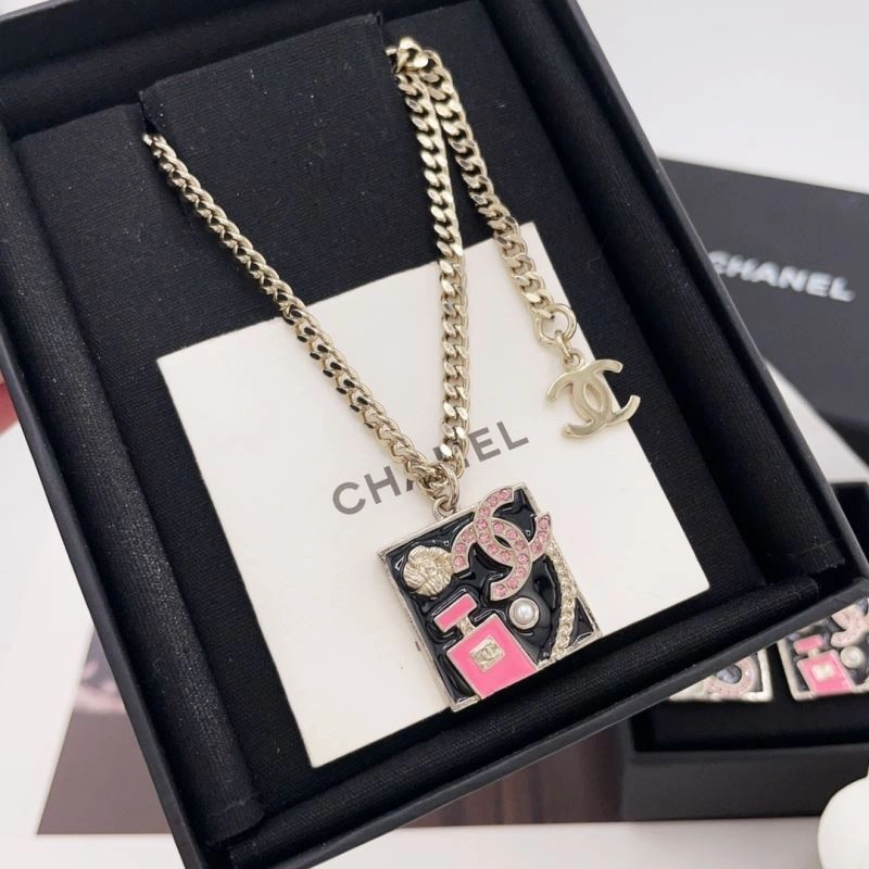 Original Chanel Necklaces