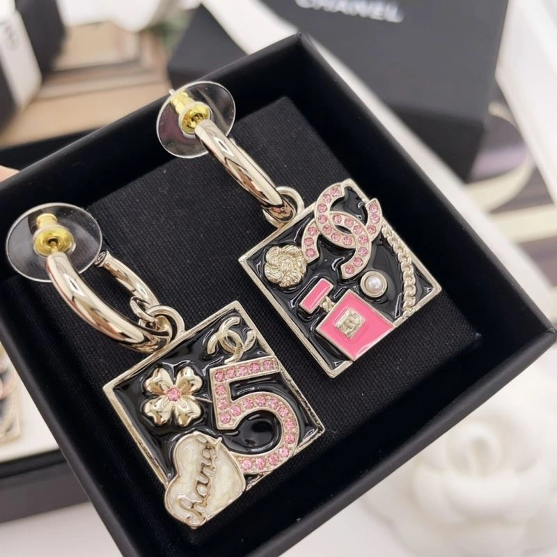 Original Chanel Necklaces