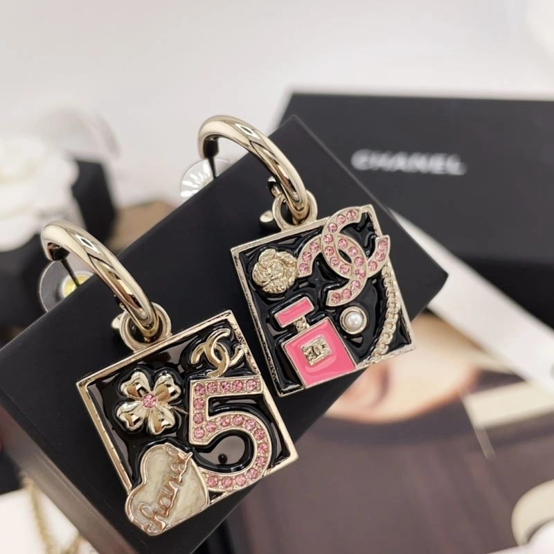 Original Chanel Necklaces