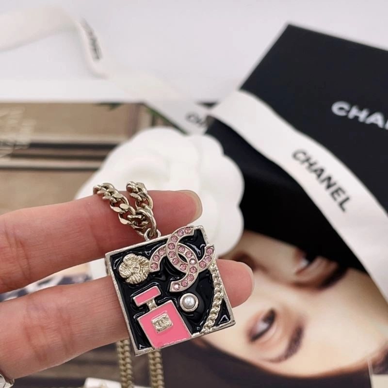 Original Chanel Necklaces