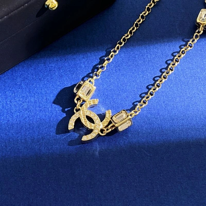 Top match Chanel Necklaces