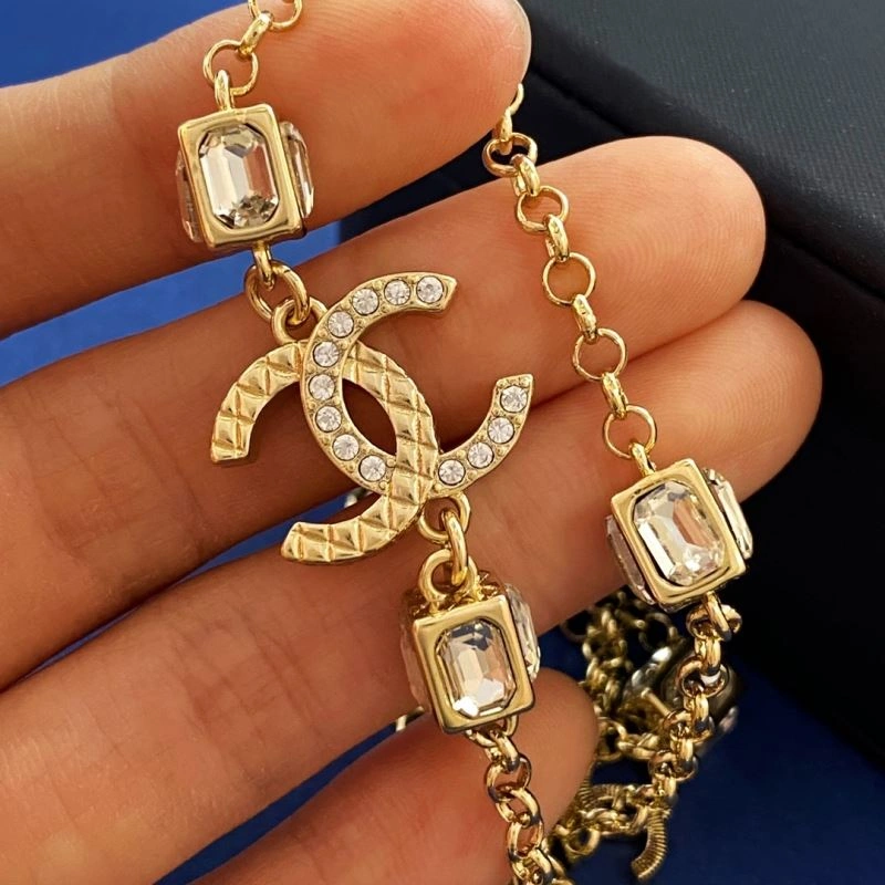 Top match Chanel Necklaces