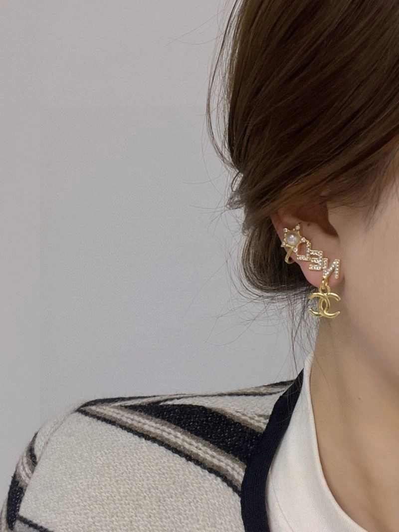 Indistinguishable Chanel Necklaces
