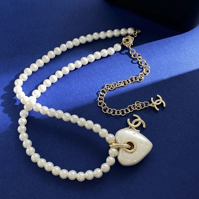 Bargain Chanel Necklaces