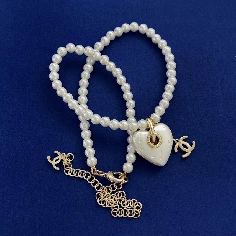 Bargain Chanel Necklaces