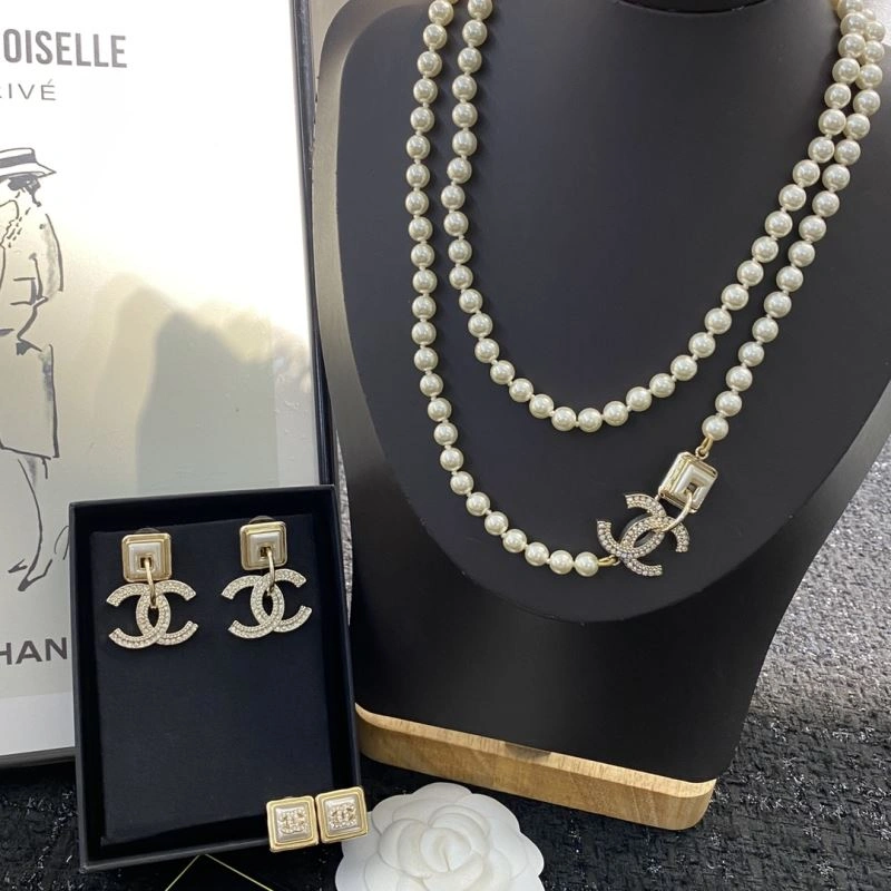 Accurate model Chanel Necklaces