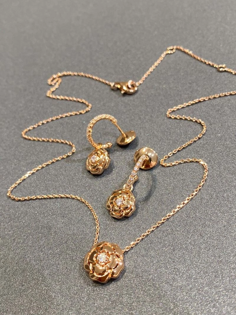 Real Chanel Necklaces