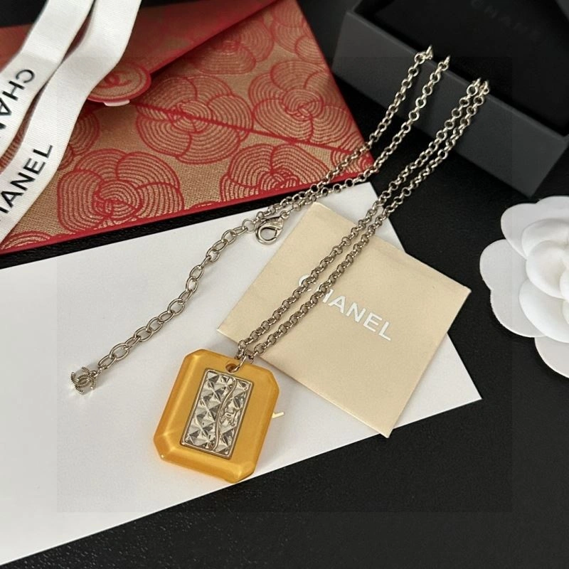 Accurate model Chanel Necklaces