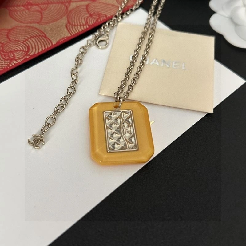Accurate model Chanel Necklaces