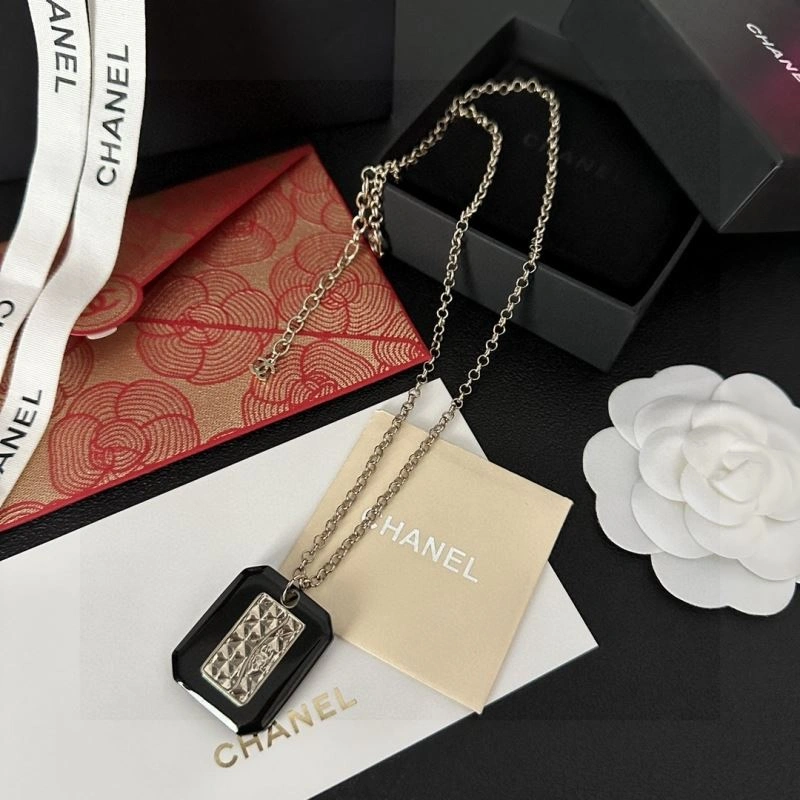 Accurate model Chanel Necklaces