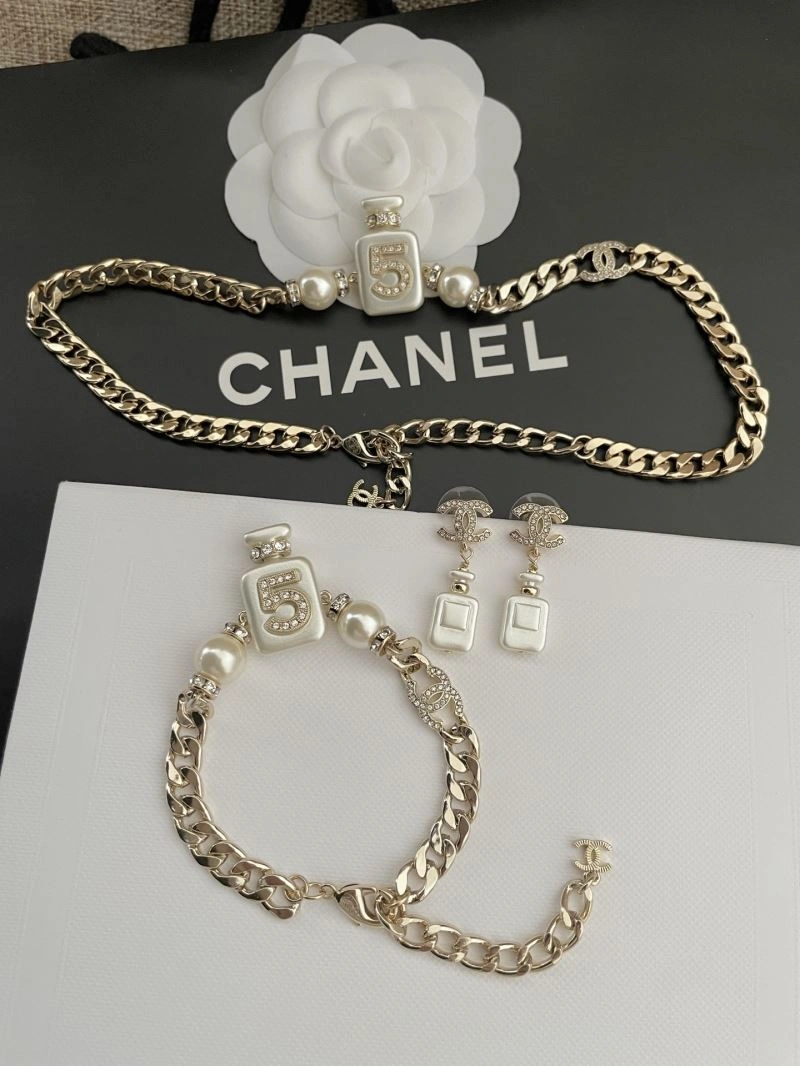 Exact replica Chanel Necklaces