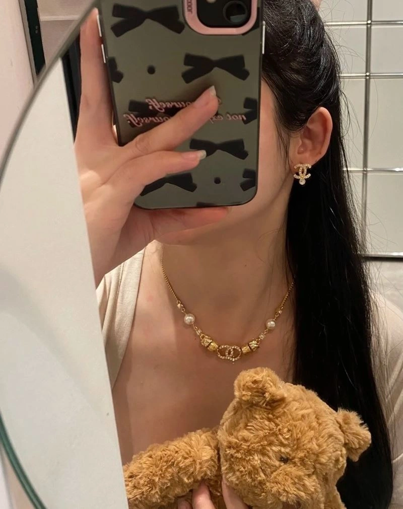 Accurate model Chanel Necklaces