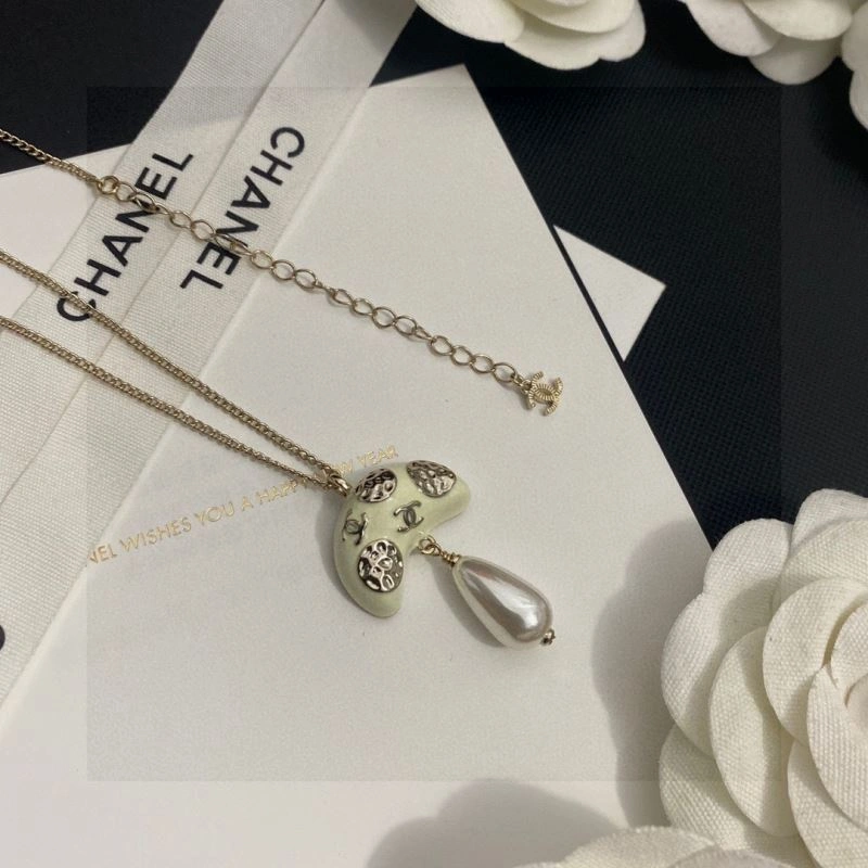 Value-priced Chanel Necklaces